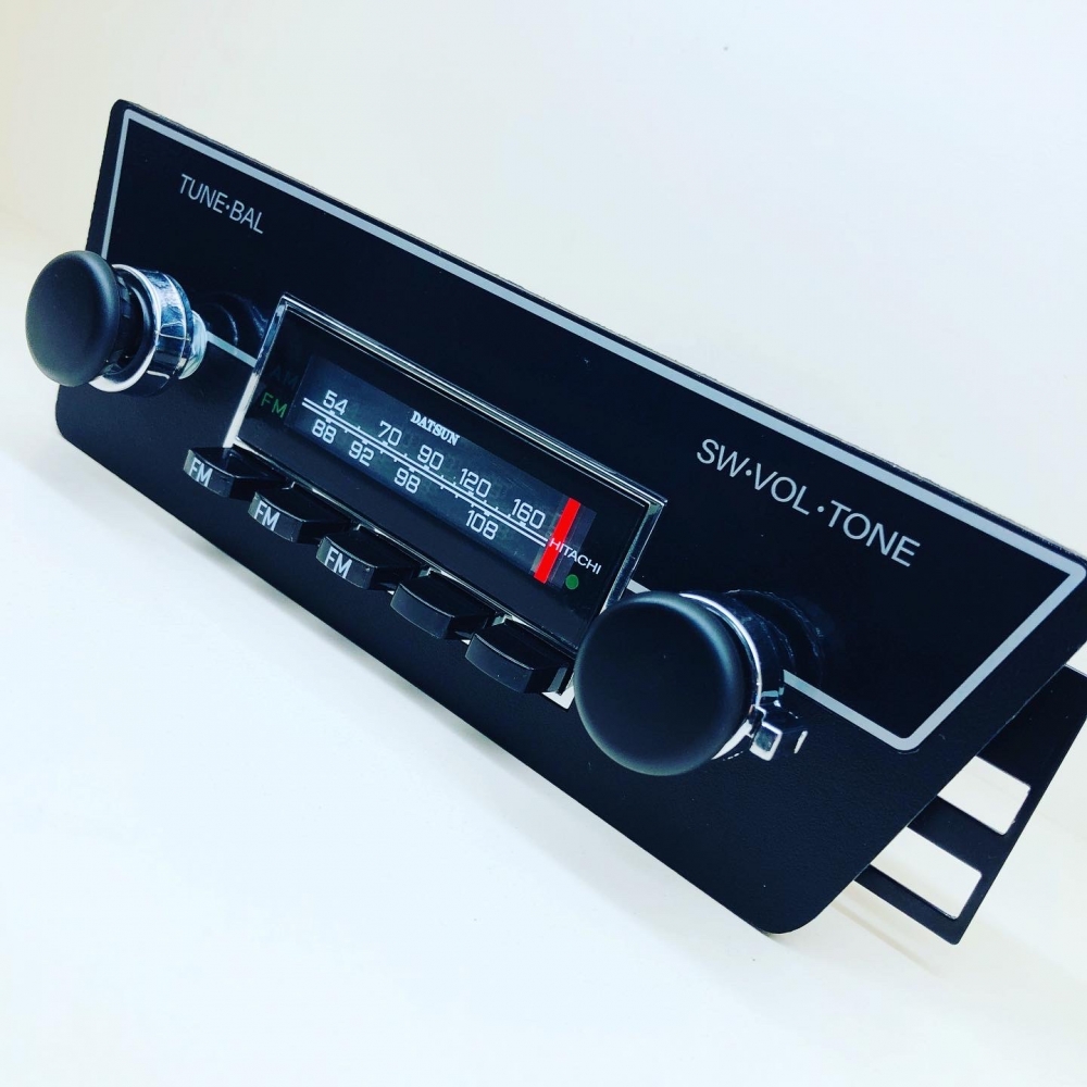 CAS PLATINUM-SERIES BLUETOOTH RADIO CONVERSION : 1975-78 DATSUN 280Z