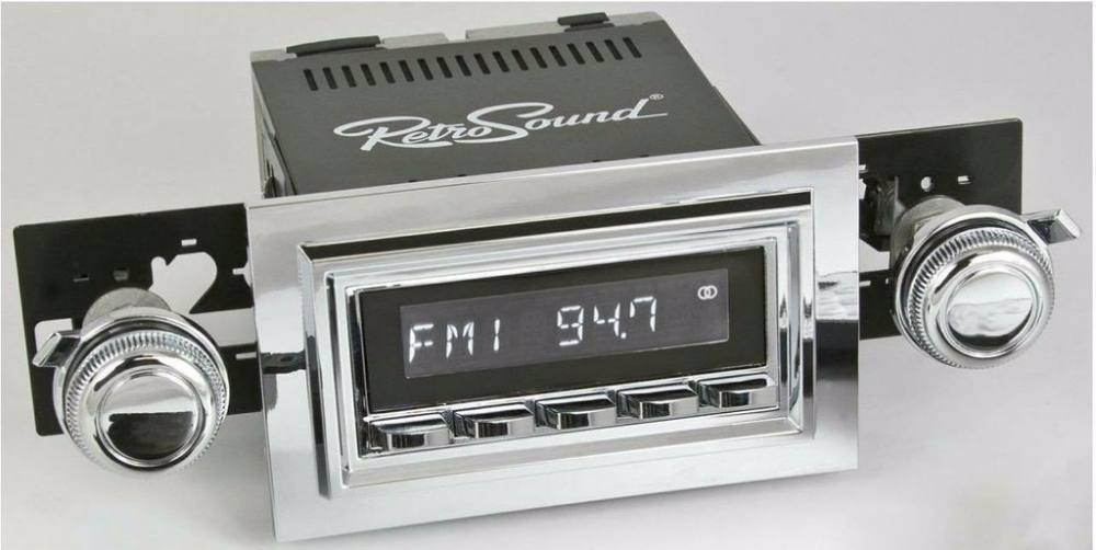 RETROSOUND HERMOSA IN-DASH RADIO KIT : 1978-83 J10 / 1978-83 WAGONEER ...